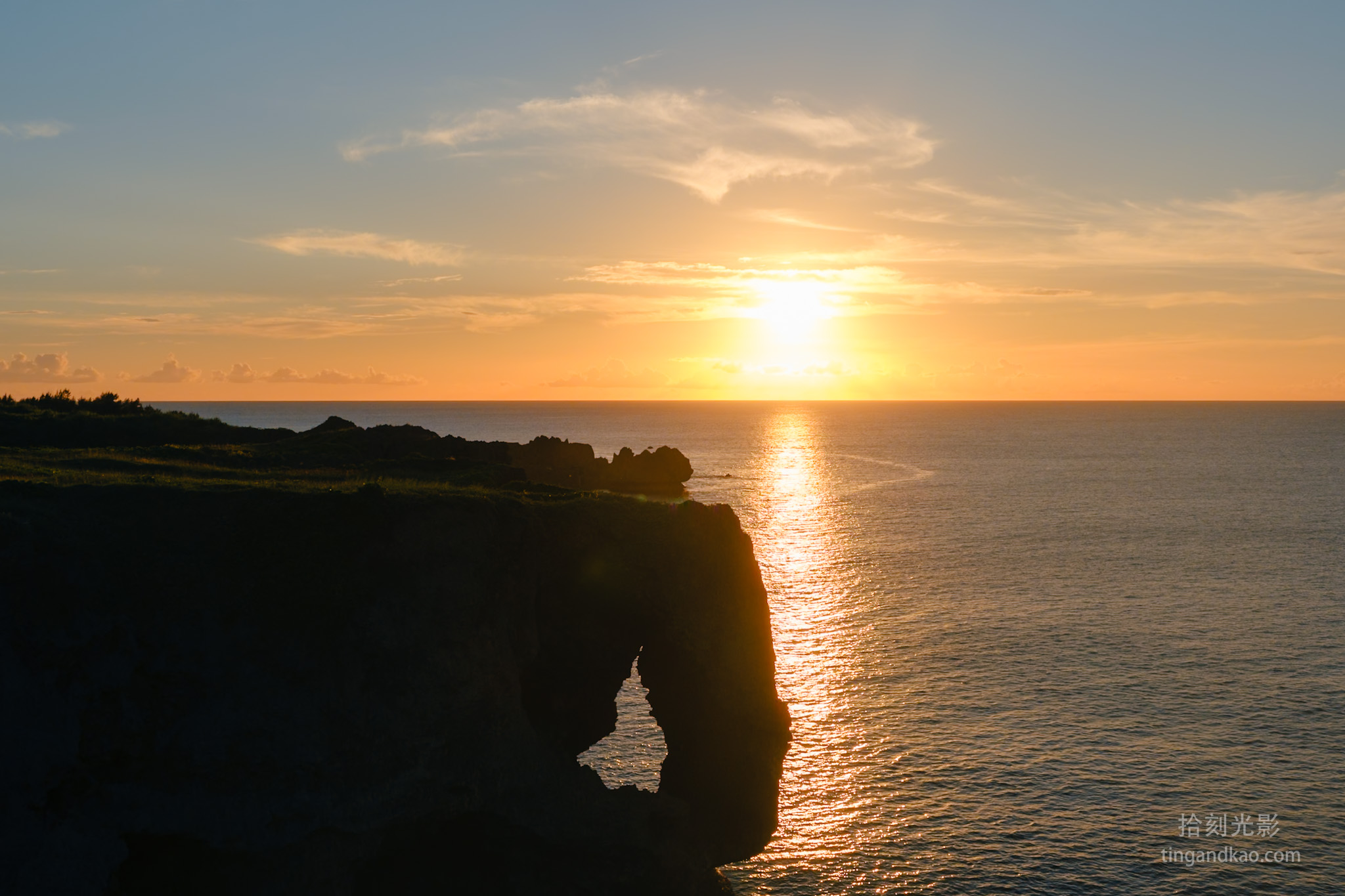 沖繩萬座毛｜絕美日落海景 恩納村必訪 – 拾刻光影